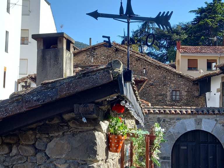 Korte rondwandeling Potes (Spanje) | hike | Komoot