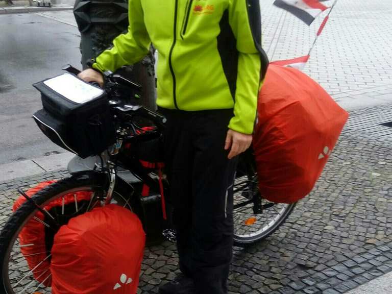 Stephan May auf die erste Tour nach Afghanistan begleitet | Fahrradtour ...