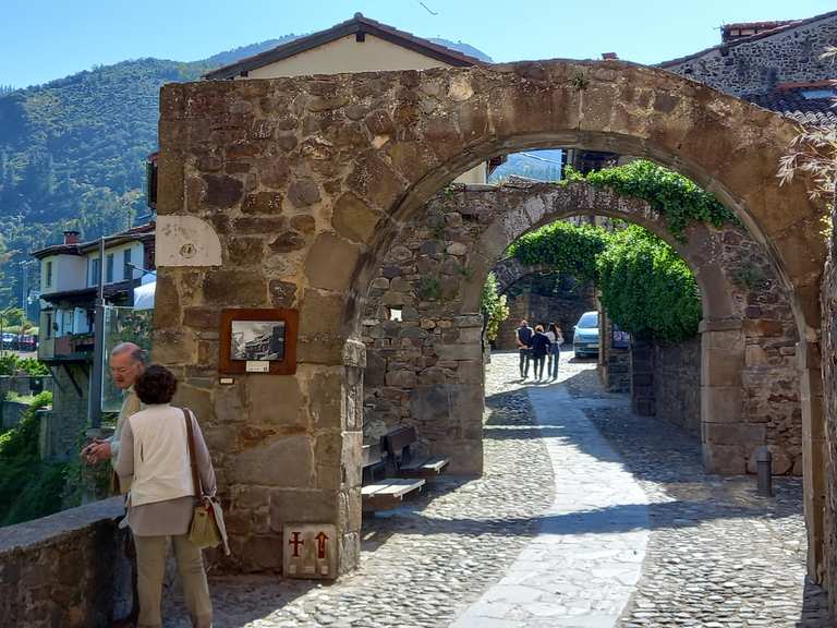 Korte rondwandeling Potes (Spanje) | hike | Komoot