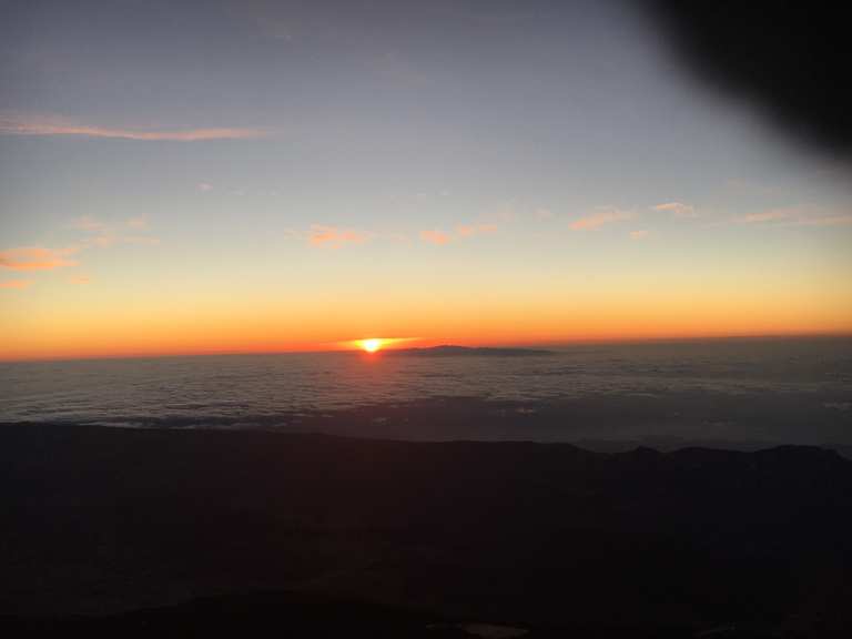 Fantastischer Sonnenaufgang vom Gipfel des Vulkans Teide | Wanderung ...