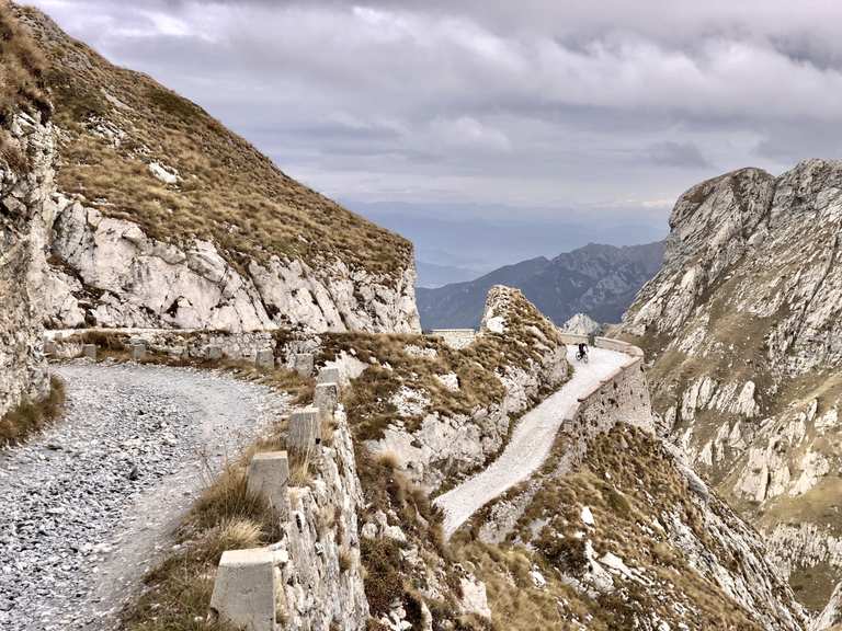 Rough and tough – spectacular gravel loops in the Alps | Bike Touring Collection by komoot