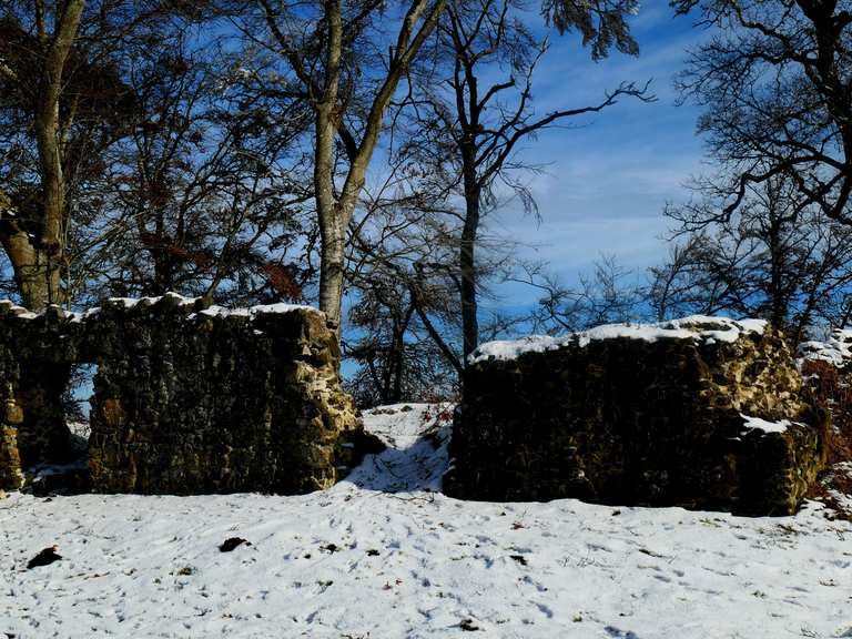 Burg Hohenhewen – Blick zum Hohenstoffeln Runde von Welschingen | hike ...