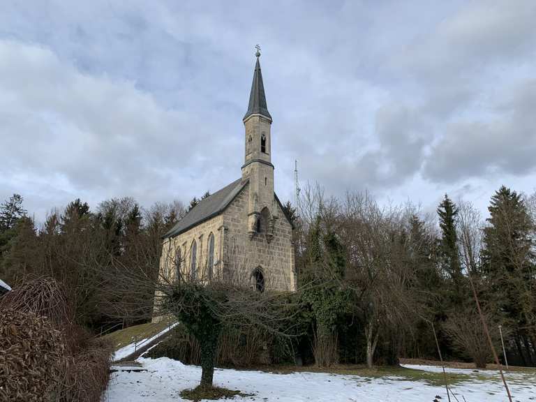🏰 Durch die Neustadt zur Kümmerniskapelle - Burghausen-Runde ...